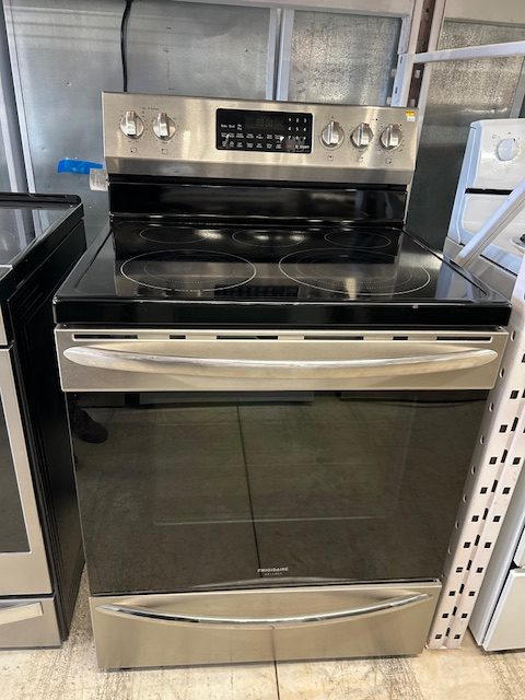 30" Frigidaire Gallery Stove (#12821) - Provencher Appliance